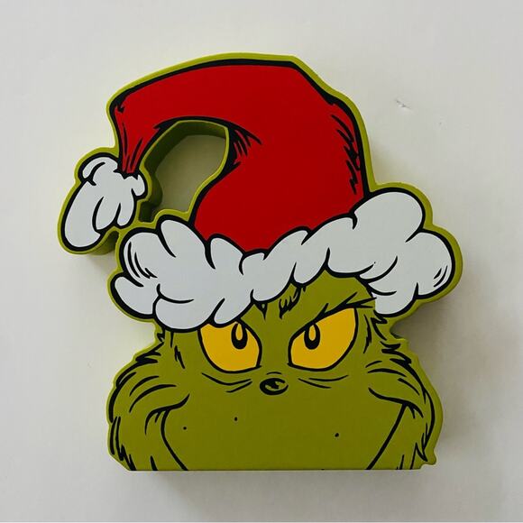 The Grinch | Holiday | The Grinch Peeking Grinch Face Shelf Decoration ...